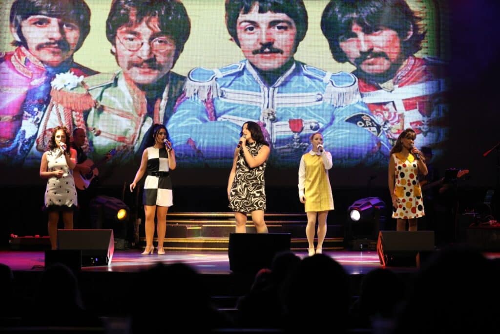 Hit Parade at Grand Majestic Dinner Theater - Pigeon Forge, TN