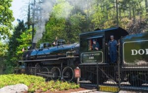 Dollywood in Pigeon Forge, TN - Dollywood Theme Park Rides & Shows