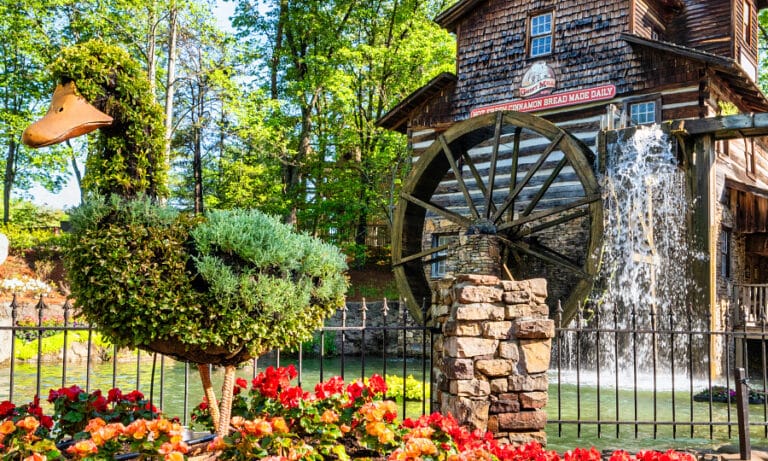 A Dollywood Spring Festival Filled with Flowers, Food and Fun