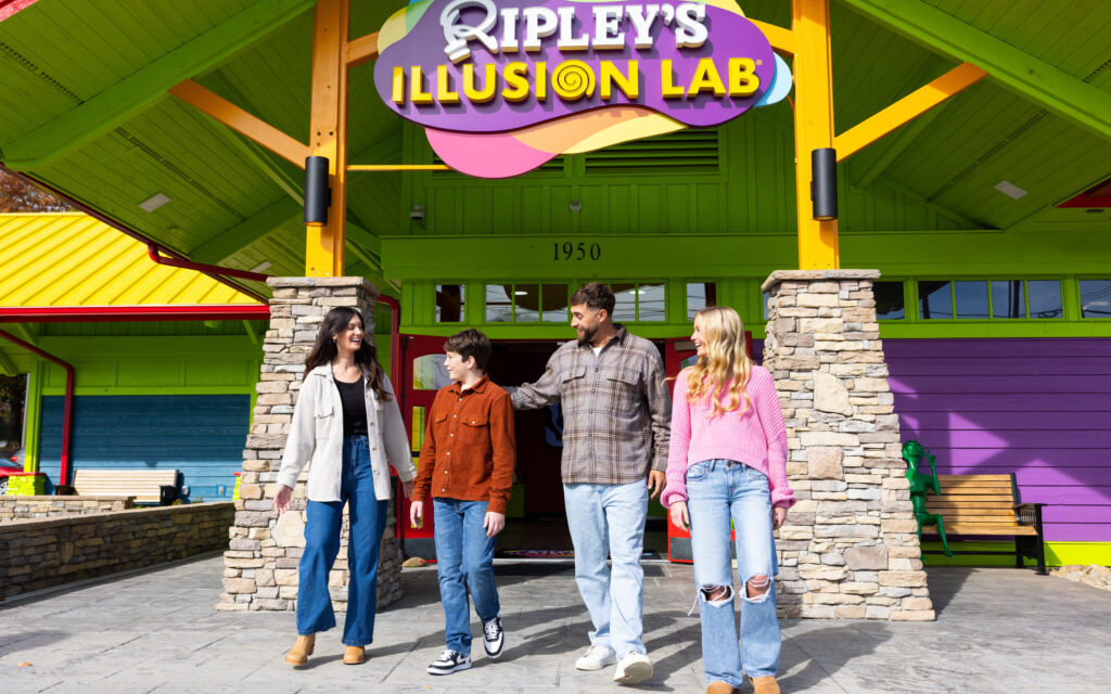 Ripley's Illusion Lab | My Pigeon Forge