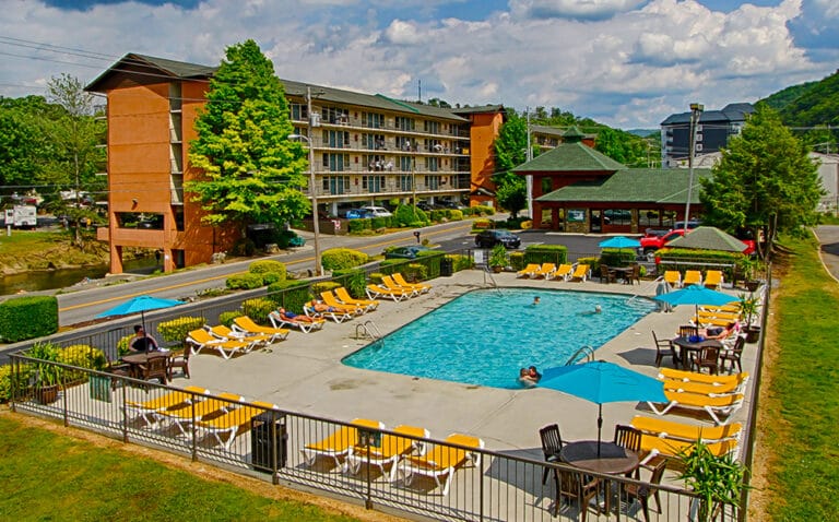 Pigeon Forge Hotels | Search Hotels & Motels in Pigeon Forge
